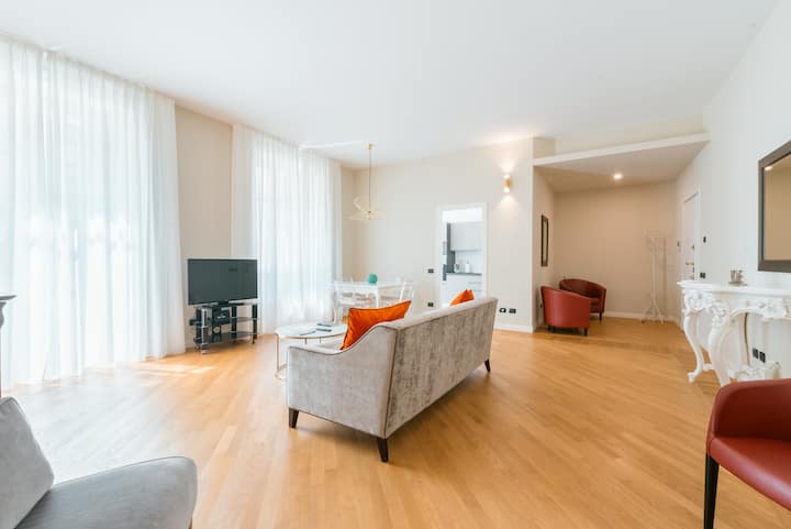 R Azalea House - Como