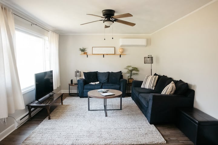 5 Min To Downtown + Jmu | Smart Tv | Deck | 2br - Harrisonburg, VA