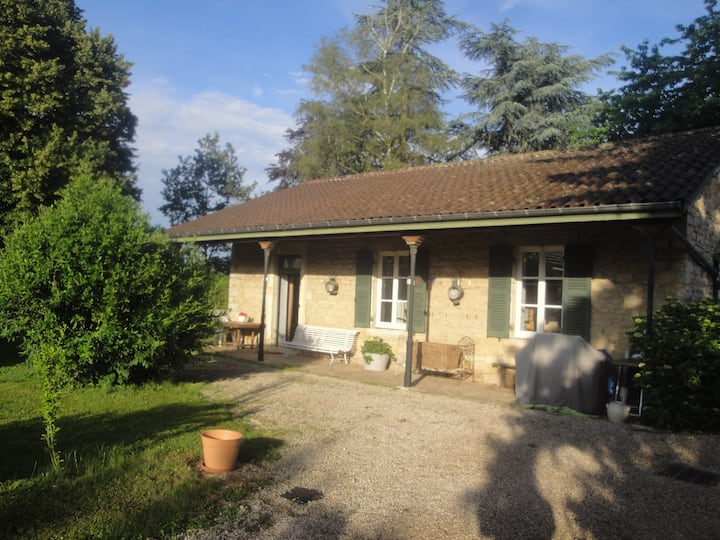 Maison La Jeannette, Maison Ancienne Avec Jardin - Bourg-en-Bresse