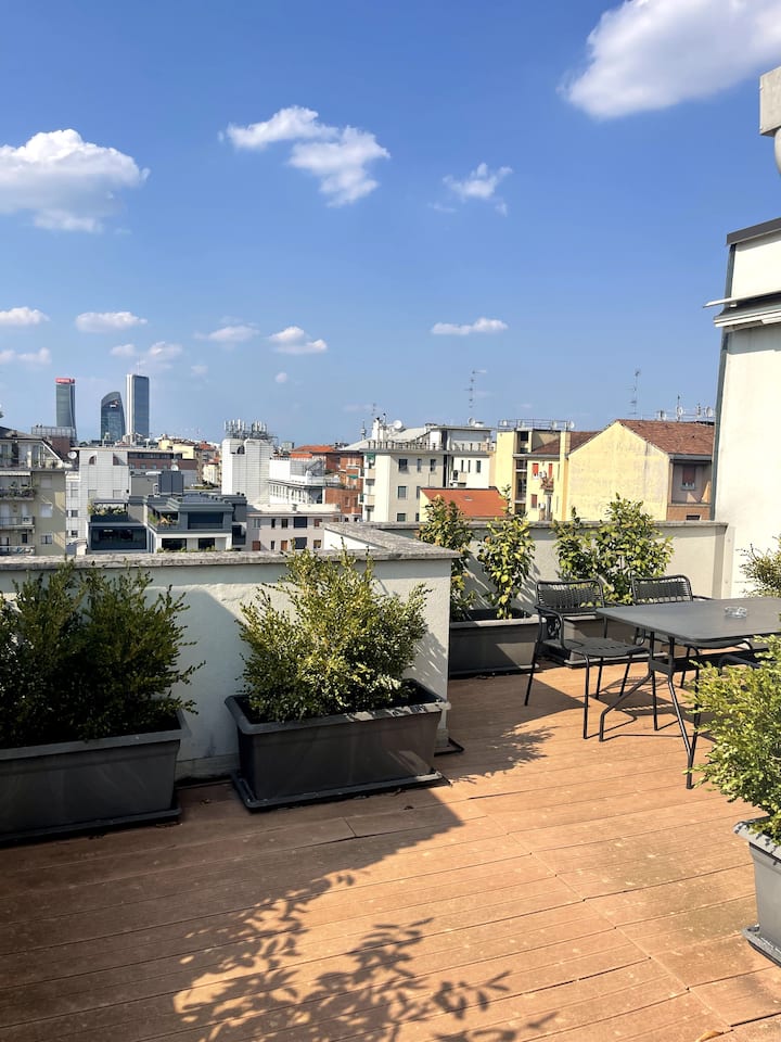 Attico Con Terrazzo Nel Centro Di Milano - Milan