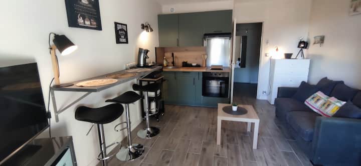 Superbe Studio Avec Grand Balcon Et Parking Privée - Saint-Cyr-sur-Mer