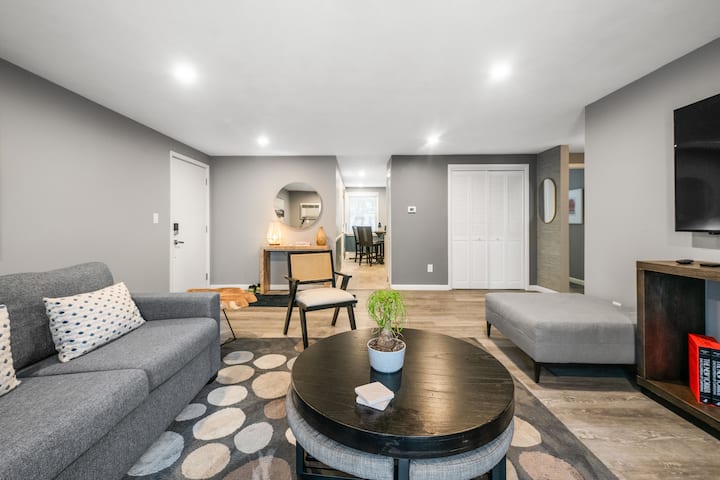 King Of The Hill! Gracious 2br, Dazzling Design! - Syracuse, NY