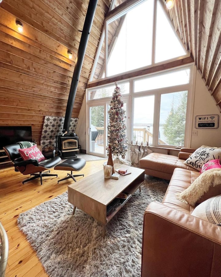 Unique A-frame With Guest House, Hot Tub & Sauna! - Kawartha Lakes
