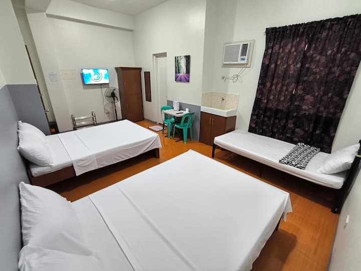 Spacious Family Room (Fr1) - Daraga