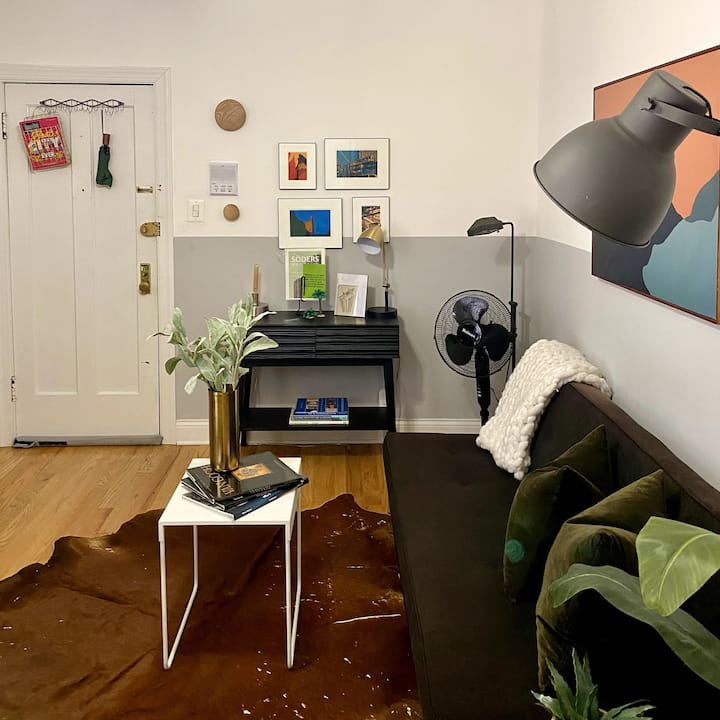 Hip Wrigley/boystown Designer Flat (Free Parking!) - Chicago, IL