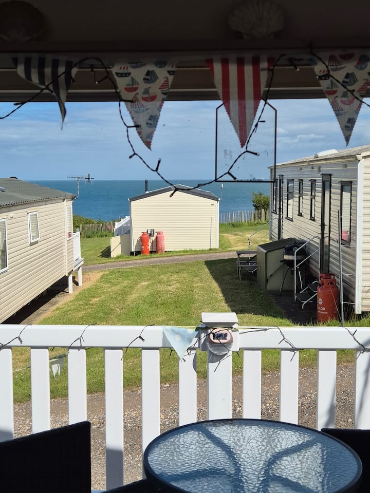 2 Bedroom Caravan With Seaviews On Quiet Park - Sandown
