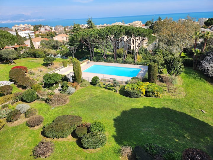 Superbe Appartement Avec Piscine Au Calme Antibes - Antibes