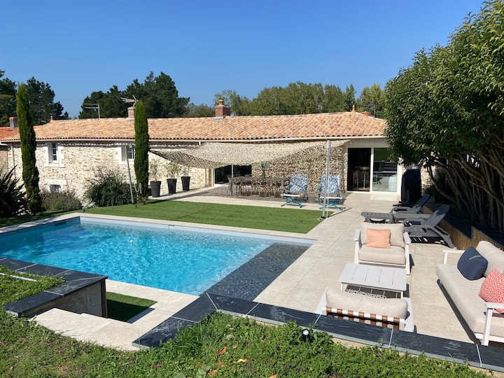 Longère Avec Piscine Chauffée
à 500 M Du Golf - Oudon