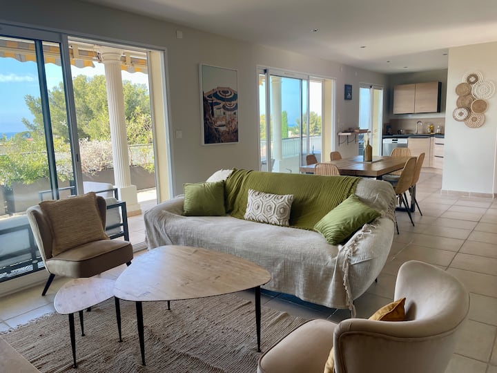 Elégance Et Confort, Parking, Clim, Proximité Port - Bandol