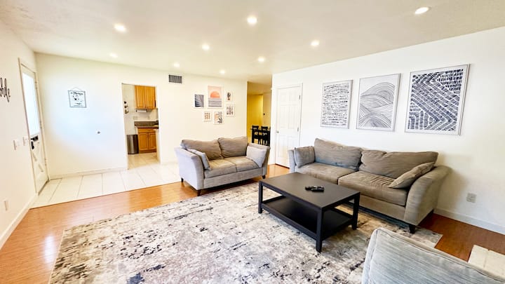 Large House And Yard That's Close To All! - Black's Beach, San Diego