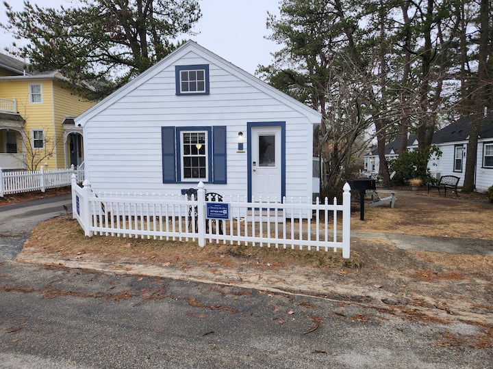 Spacious 2 Bedroom Cabin, 50ft From The Beach No.8 - Biddeford, ME