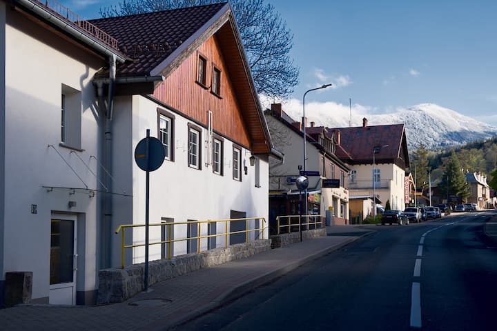 Przestronny Apartament Z Kuchnią I Parkingiem - Karpacz