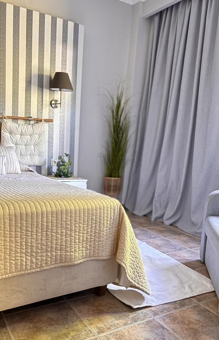 Lovely 2-bedroom Apt With Direct Access To Garden - Corfu