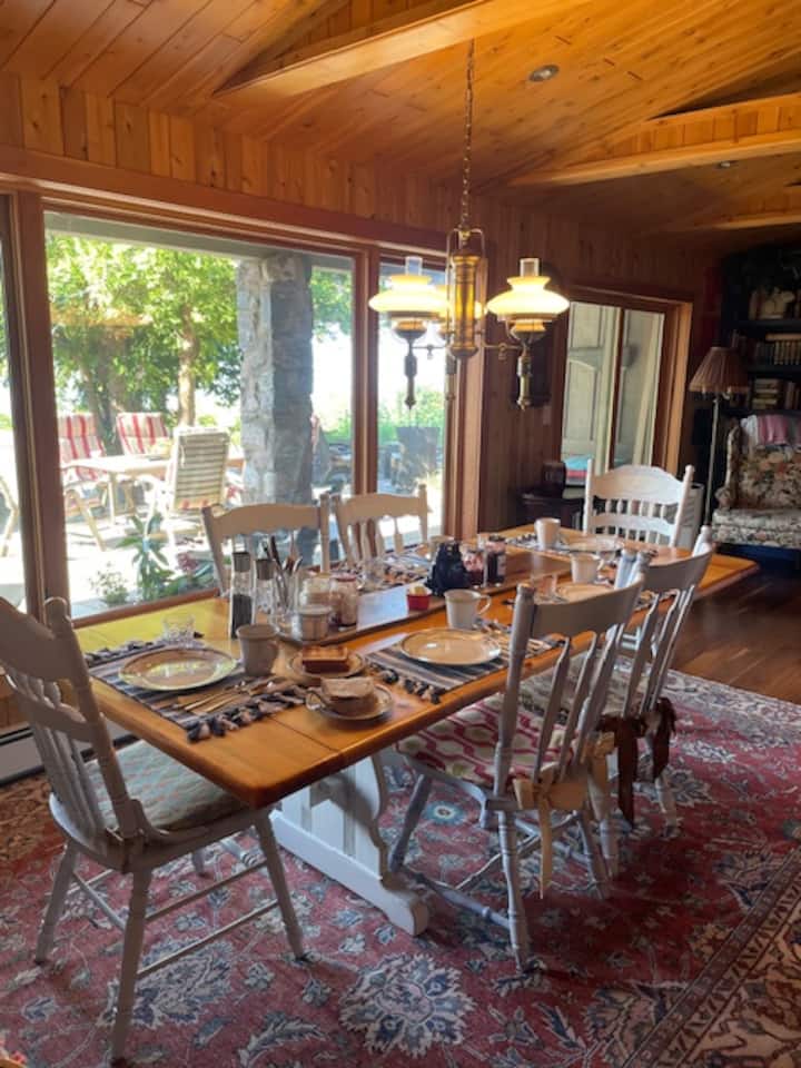 Brigadoon Bed And Breakfast - Old Master Room - Tobermory