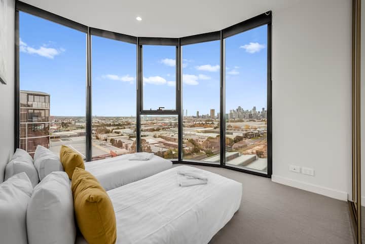Premium Sanctuary With Amazing Views With 2parking - Victoria