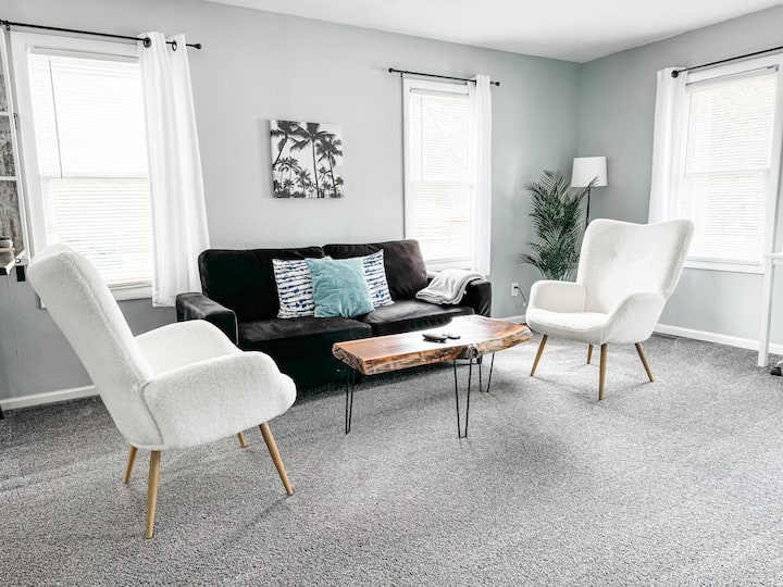 Quiet Neighborhood | 2br Inverness, Ut, And Maumee - Holland, OH