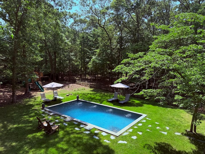 Upscale Hamptons Home: 1 Mi To Sammys Beach! - The Hamptons, NY