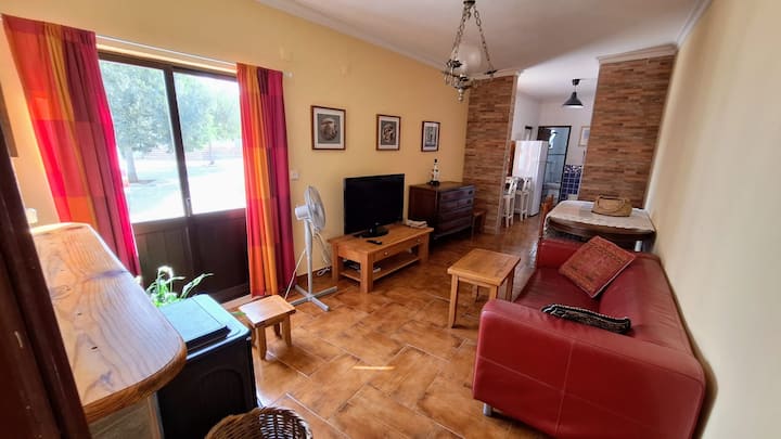 Cosy House With Rustic Interior And Fireplace. - Algarve