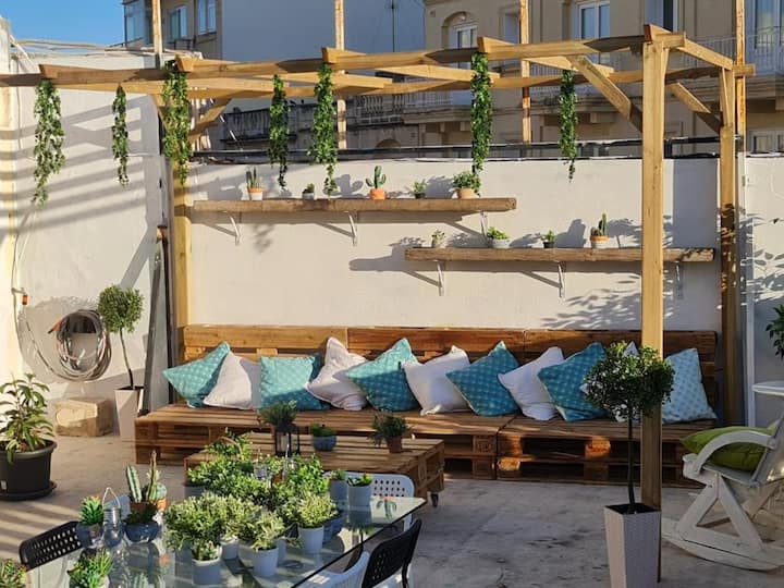 Bed In Room For 10, One Minut From Sliema Beach 10 - Malta