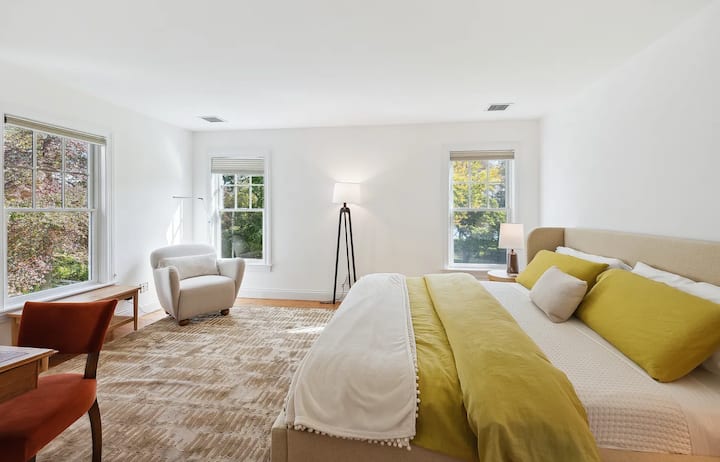 Head Of Pond House - The Water Mill Room - The Hamptons, NY