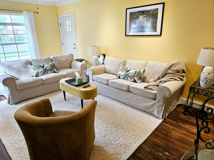 Swank Cottage, Walk To Restaurants! - West Palm Beach, FL