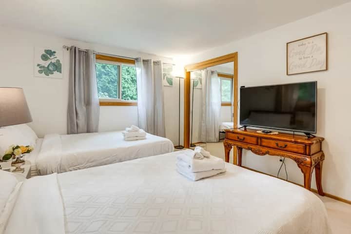 2 Beds, Private Bath Rm Ensuite, Walk 2 Shop, Ac - Bellevue, WA