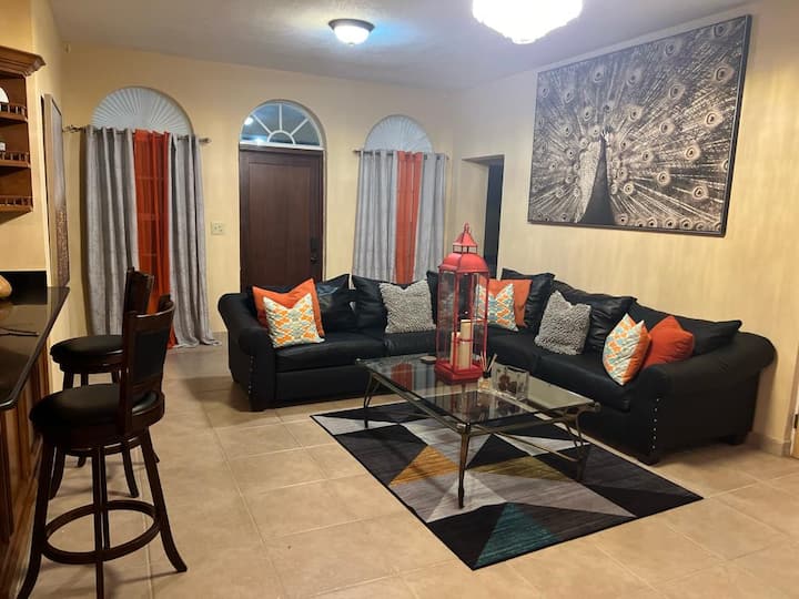 Beautiful 3br/ 4 Beds. Near To Sapodilla Bay Beach - Turks and Caicos Islands