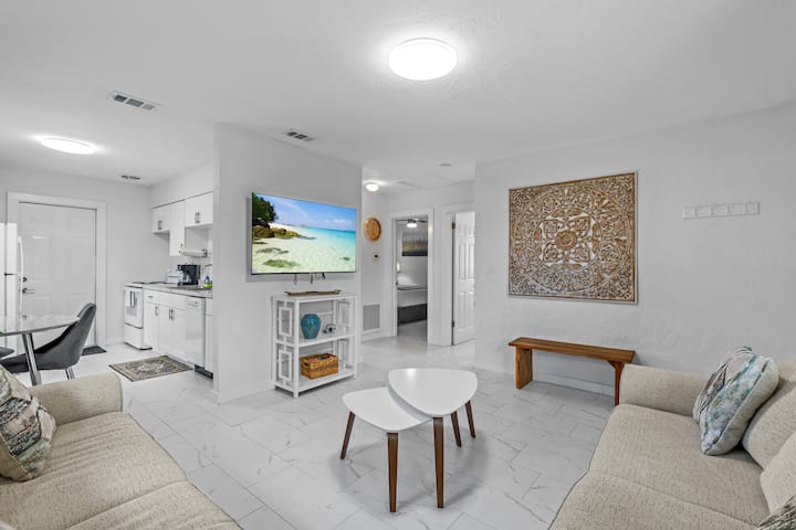 Lazy Lemon Cottage 2 Pools Steps From The Beach!!! - 클리어워터 비치