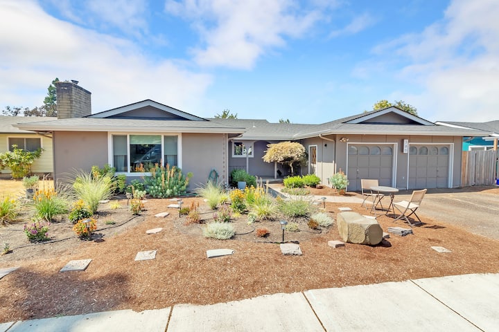 Eugene Retreat Walk To Autzen & Pet-friendly - Eugene, OR