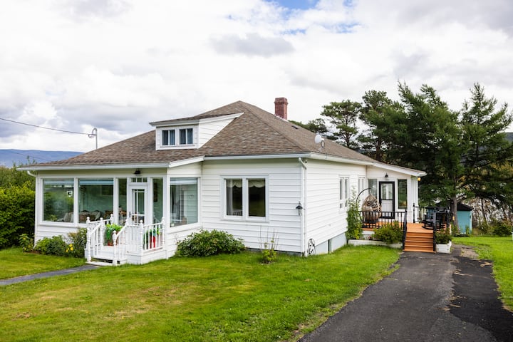 1947 Cottage In Gros Morne National Park, Bay View - Gros Morne National Park Of Canada