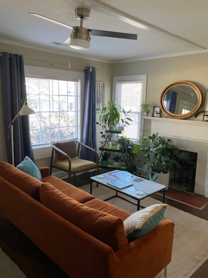 Cozy Cottage Near The
Greensboro Coliseum - Greensboro, NC