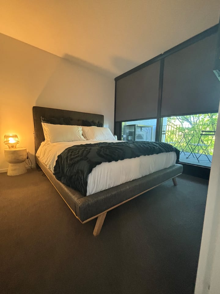 City Central Luxury 1br Suite W/ Free Parking - Canberra