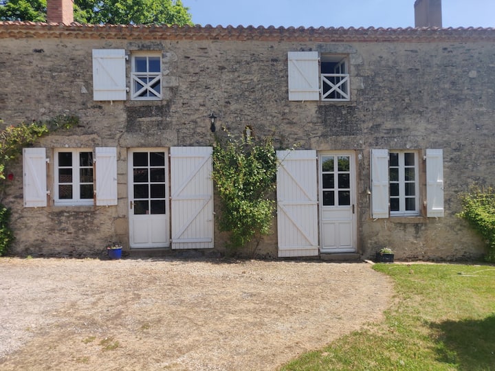 Charmant Logis Vendéen à 15 Minutes De La Mer - Apremont