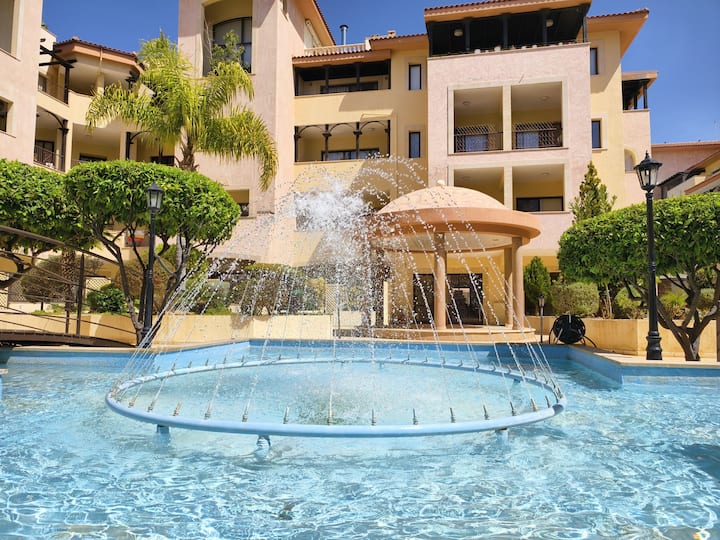 Queens Garden Central Apart Near Mal 100 Mbits - Paphos