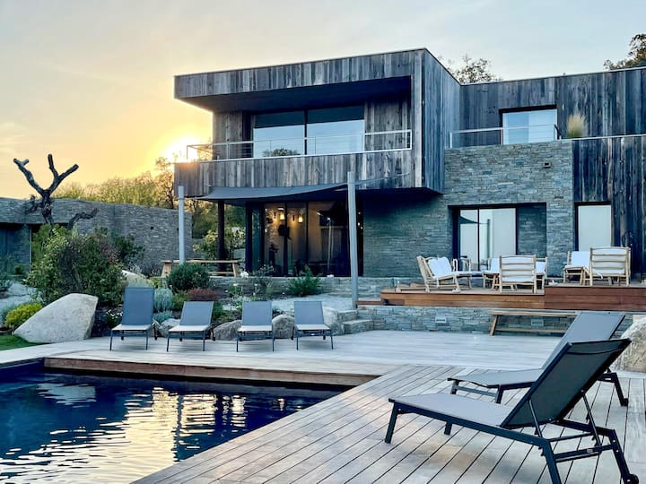 Superbe Villa 12 Pers - Piscine - Vue Mer & Maquis - Plage de Pinarellu