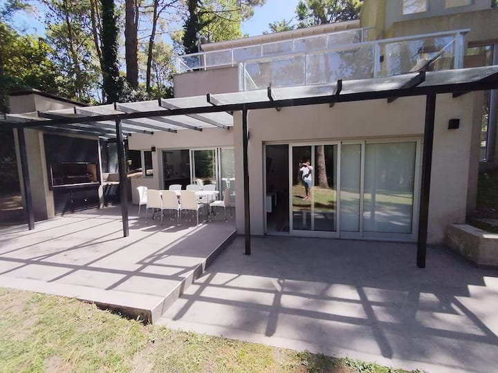 Hermosa Casa En Pinamar- Zona Golf - 9 Personas - Pinamar
