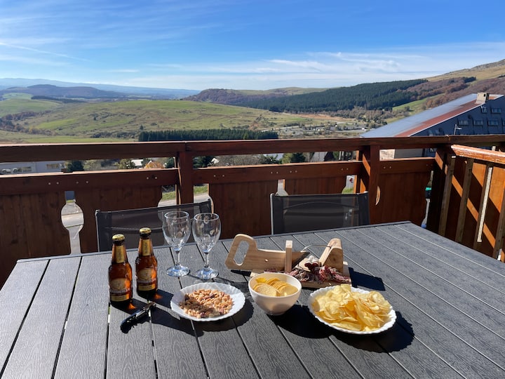 Appart Belle Vue  Sur Les Hauteurs De Super-besse - La Bourboule