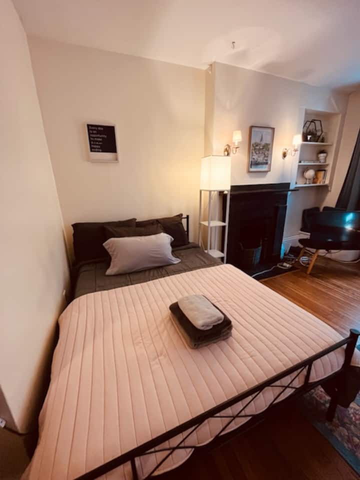 Lovely 1 Bedroom Apartment In Beacon Hill Boston - Boston, MA