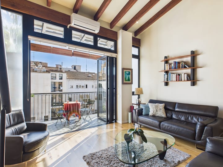 Centrally Located Designer Home For Long Term - Valencia