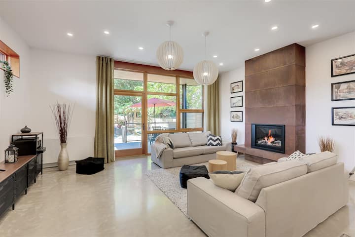 Bright Modern Architectural Home - Peaceful Area Close To Downtown - Toronto