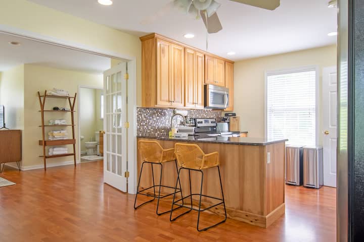 Idyllic Carriage House Private 2 Car Garage W/d - Newark, DE