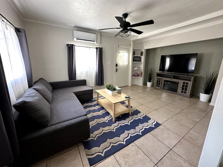 Private Guest House - Highland Park - Fast Wifi - 알람브라