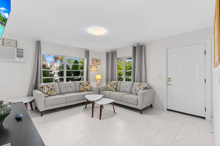 Orange Blossom Cottage Heated Pools 2 Min To Beach - Clearwater Beach, FL