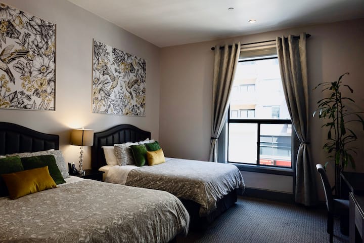 Double Queen Bedroom In Boutique Hotel - Oakland, CA