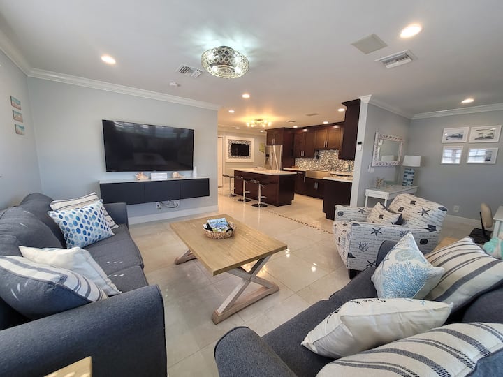 Whole House. Few Blocks From Down Town. #Beachlife - Delray Beach, FL
