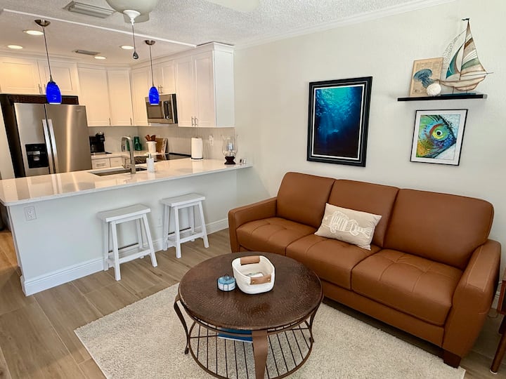 Crimson Sunset Rentals - Indian Rocks Beach, FL