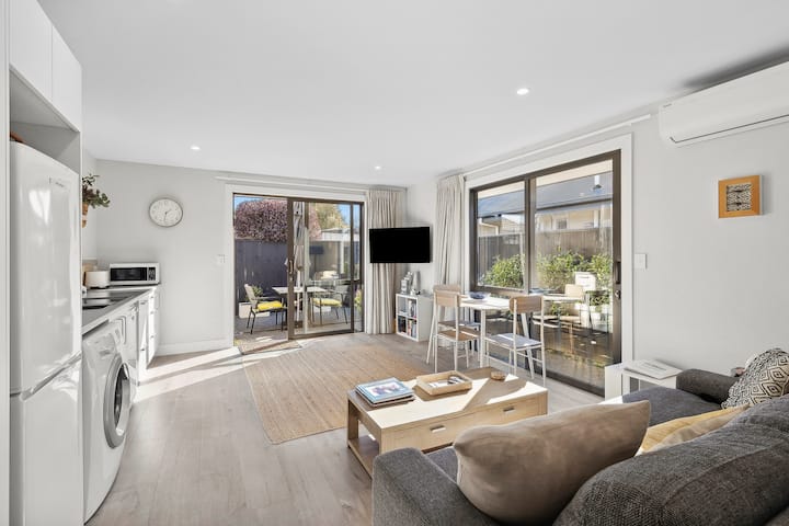 Modern, Sunny, Central - Motueka