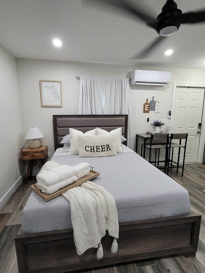 Be Our Guest! 1 Br/1 Bath Guest Room - Orlando