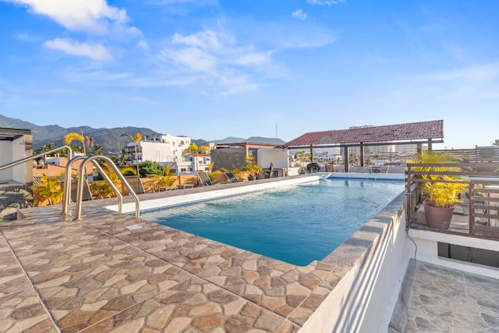 Great Location + Rooftop Pool - Puerto Vallarta