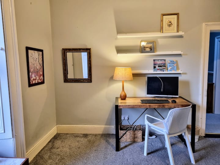 Large Bedroom In Stunning Period Home - Sleeps 2/3 - Dublín